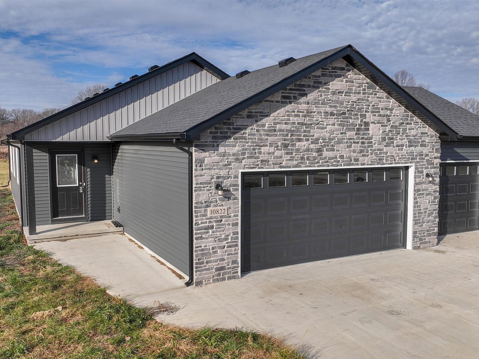 10822 N Fieldstone Ct, Monticello, IN 47960 | MLS #202345191 | Zillow