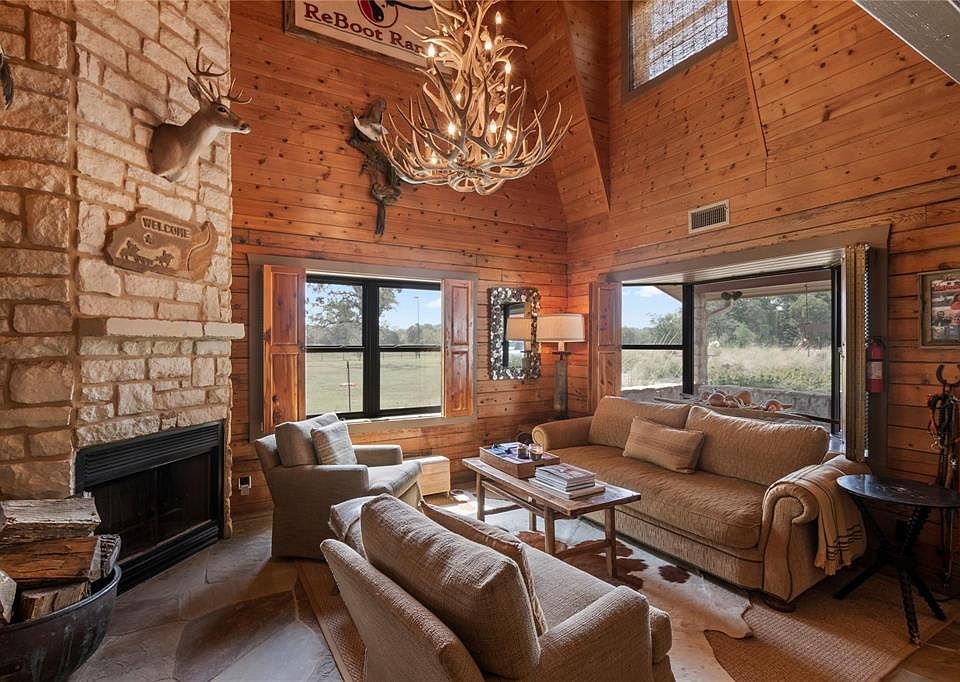 8943 NE County Road 3270, Chatfield, TX 75105 | Zillow