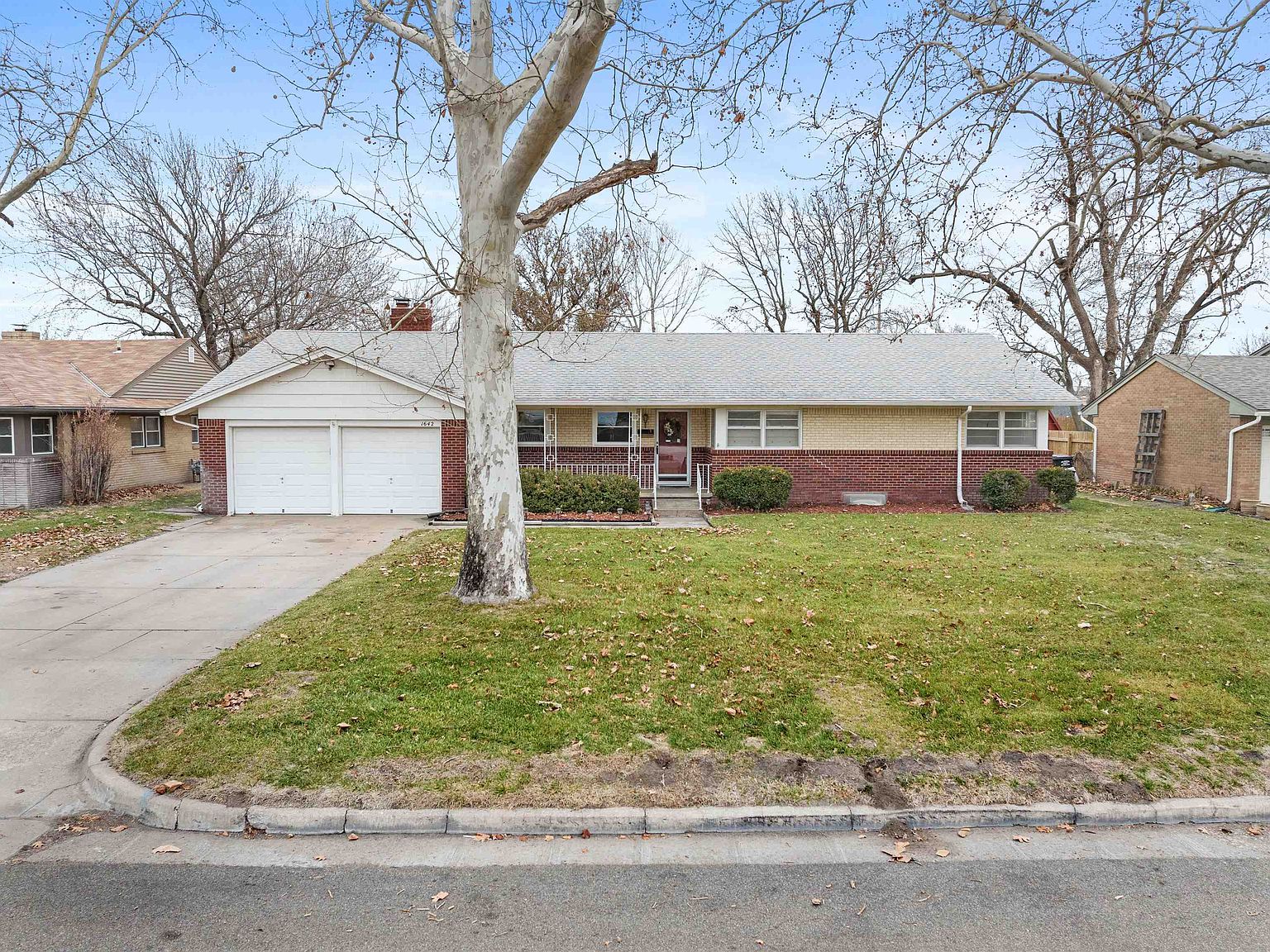 1642 N Womer Dr, Wichita, KS 67203 | Zillow