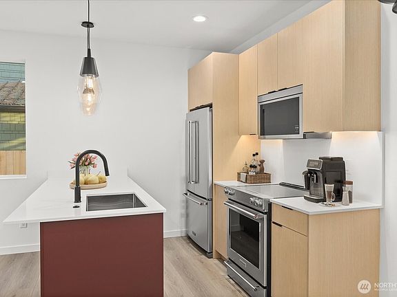 10746 Interlake Avenue N, Seattle, WA 98133 | MLS #2471081 | Zillow