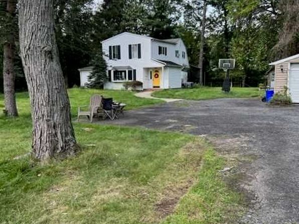 New Milford NJ Real Estate - New Milford NJ Homes For Sale | Zillow