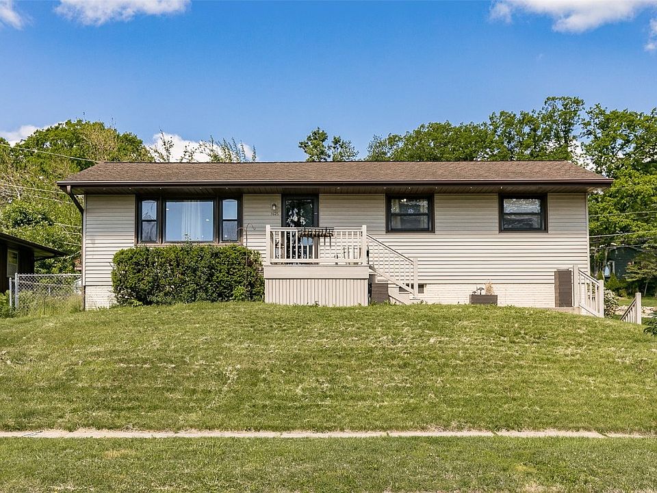 1625 Sierra Dr NE, Cedar Rapids, IA 52402 | Zillow