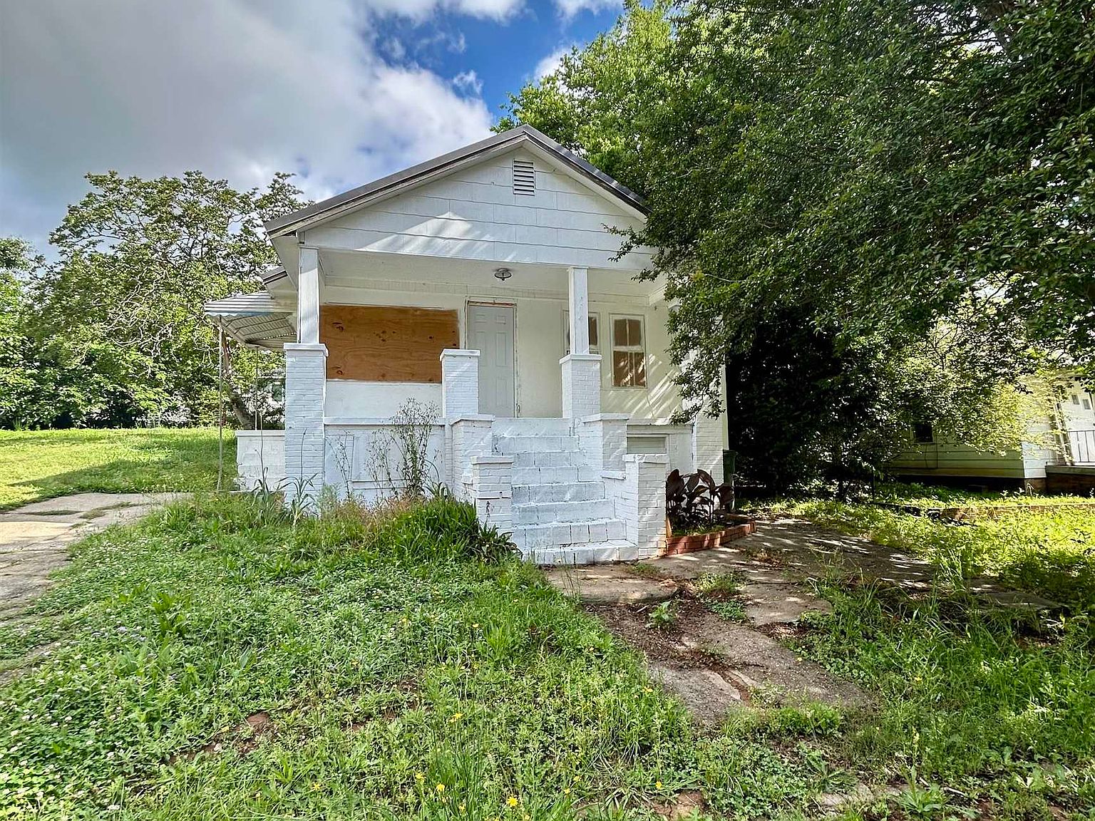 909 E South Ave, Seneca, SC 29672 | Zillow