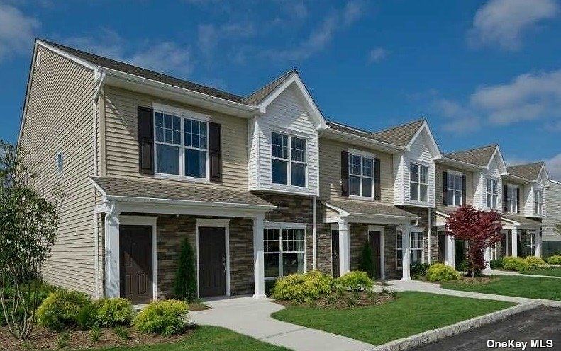 93 Somerton Avenue UNIT 93, Central Islip, NY 11722 | Zillow