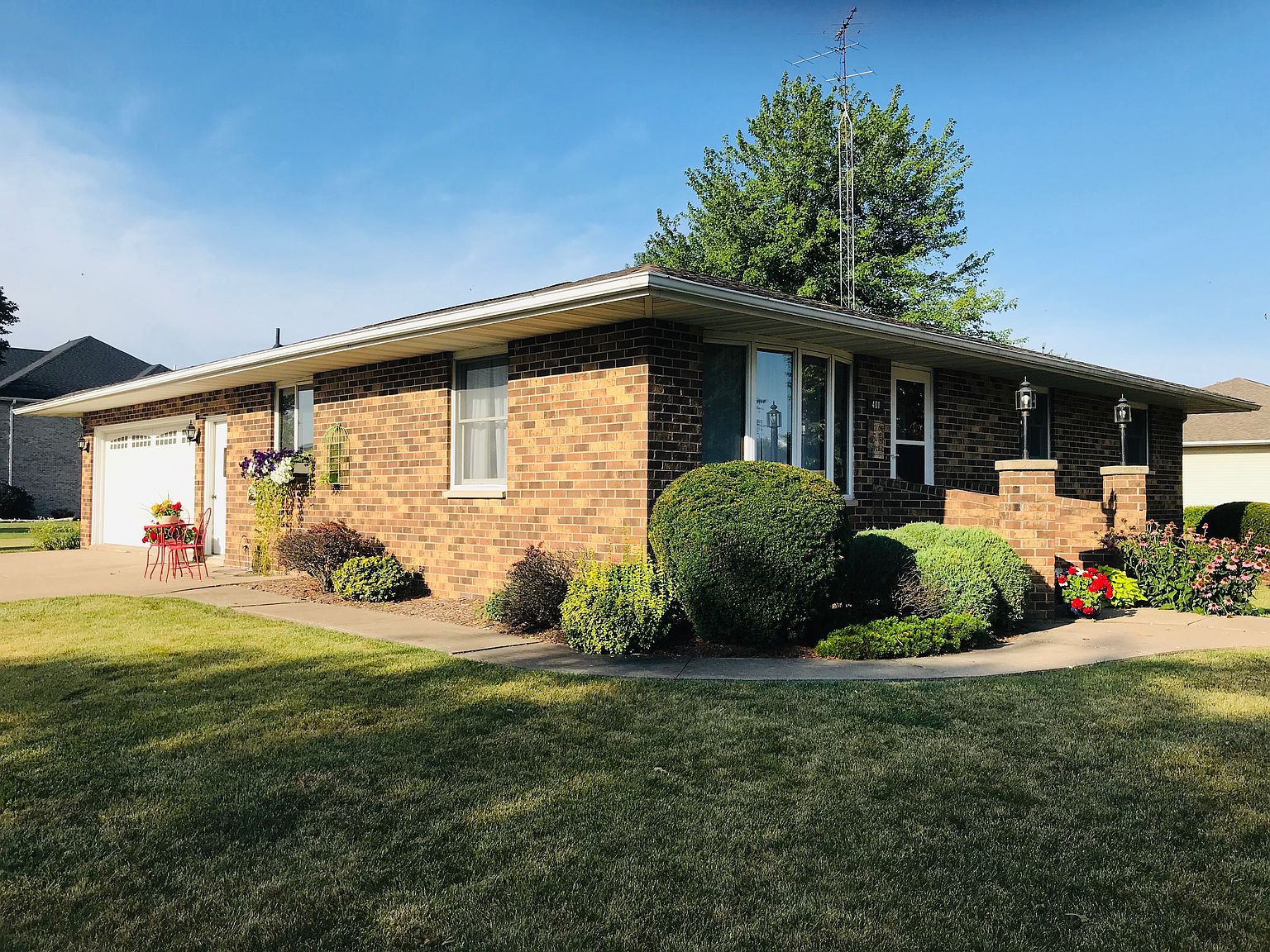 401 S 2nd St, Houghton, IA 52630 | Zillow