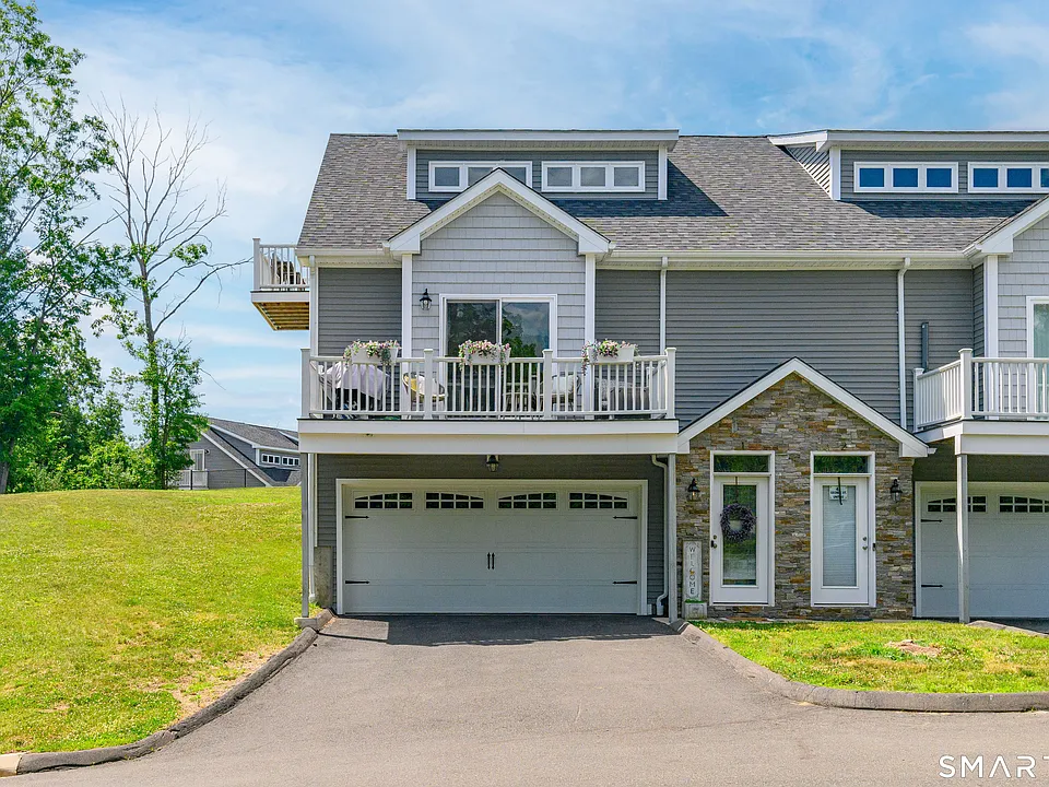 Valley View Townhomes - 43 George St Seymour CT | Zillow