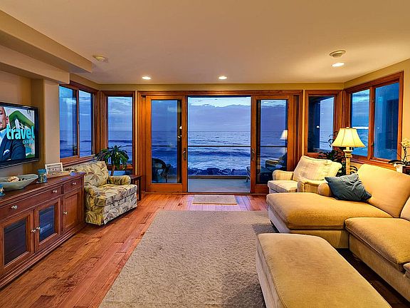 933 S Pacific St, Oceanside, CA 92054 | Zillow