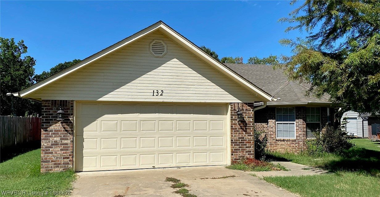 132 Commanche Loop, Roland, OK 74954 | Zillow