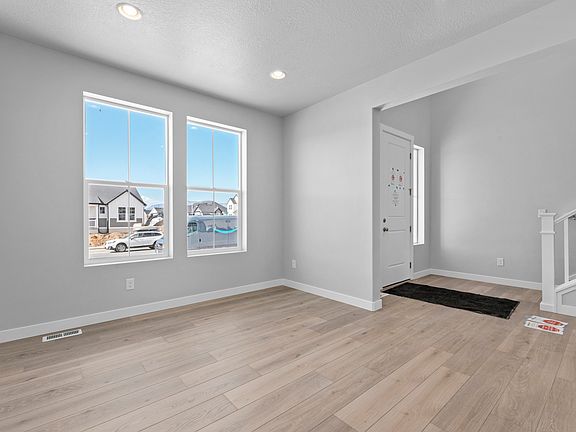 3275 W 2500 N, Clinton, UT 84015 | Zillow