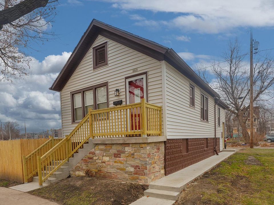 2618 West Walnut STREET, Milwaukee, WI 53205 | Zillow