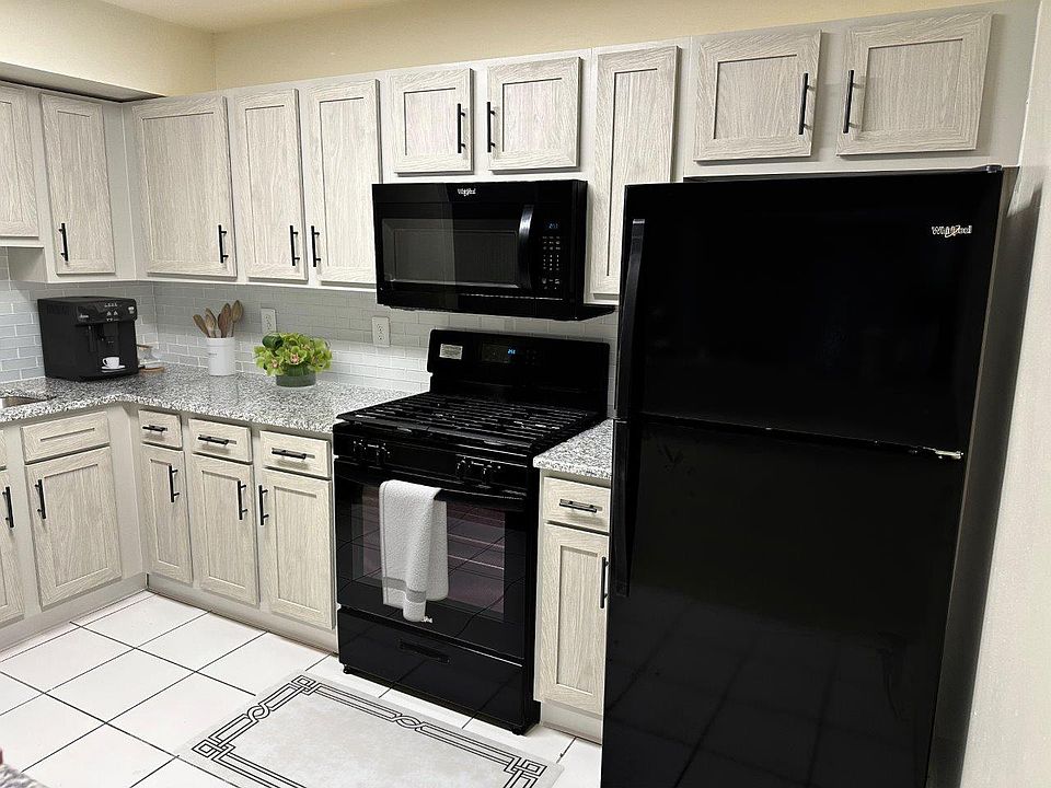 Woodview At Marlton Apartment Homes 175 Daphne Dr Marlton Nj Zillow