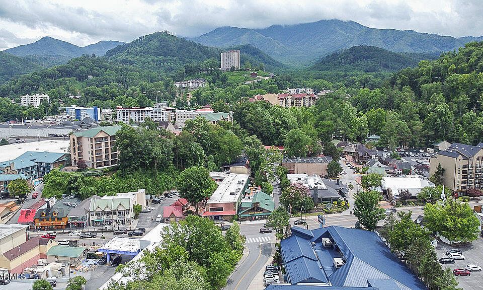 685 River Rd Gatlinburg Tn 37738 Apartments For Rent Zillow