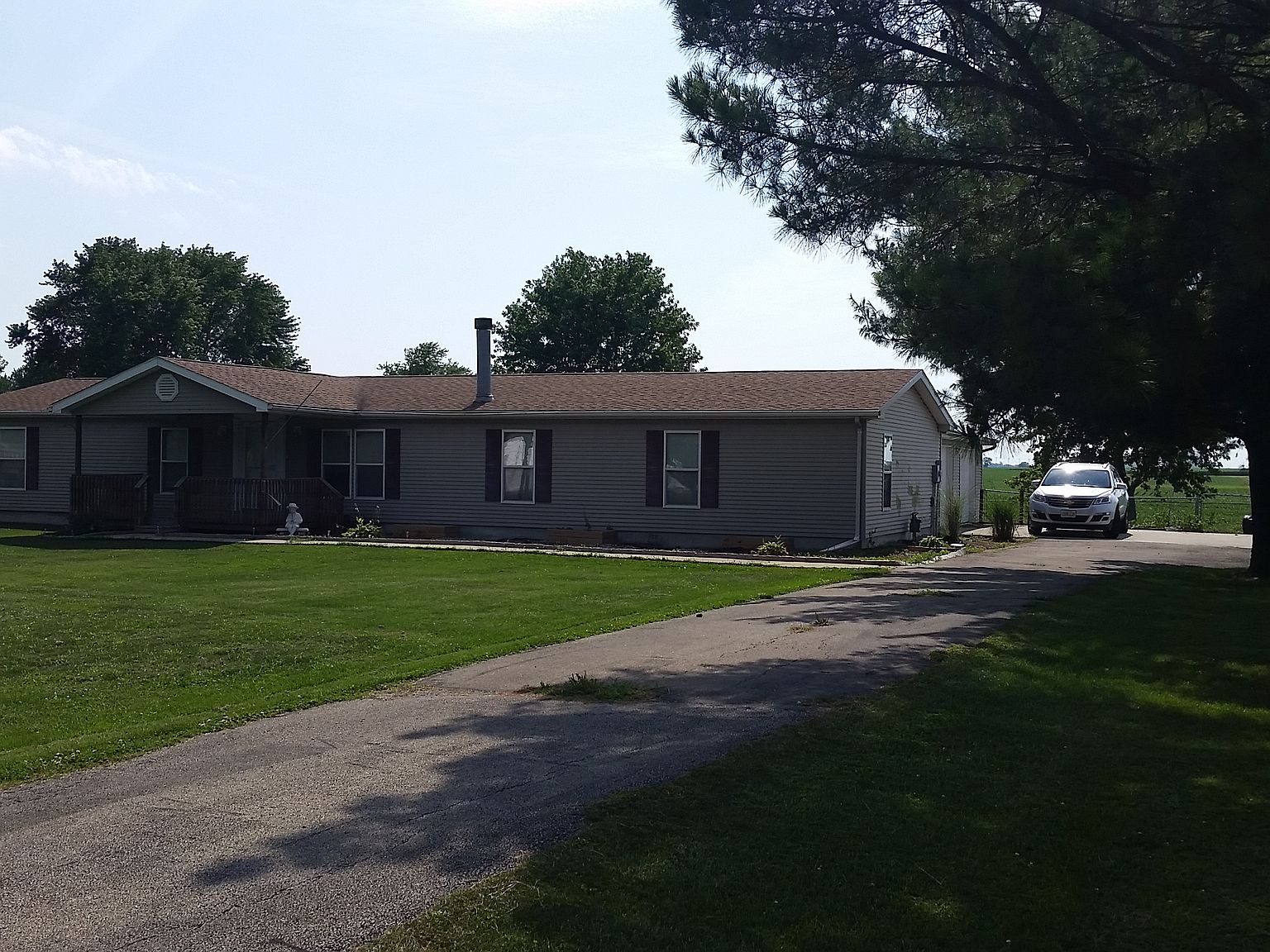 203 Railroad St, Trilla, IL 62469 | Zillow