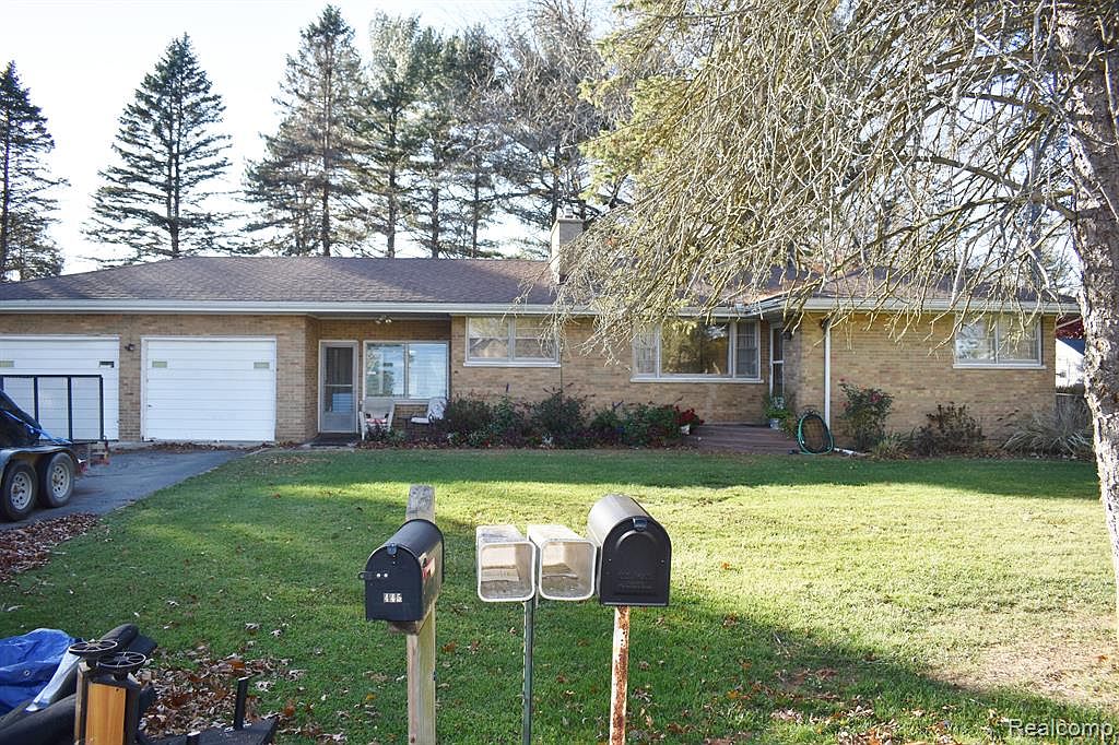 445 Cornell St, Howell, MI 48843 | Zillow