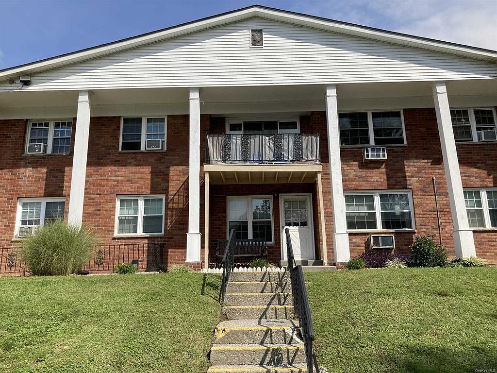 8 Colonial Road UNIT 10, Beacon, NY 12508 | Zillow