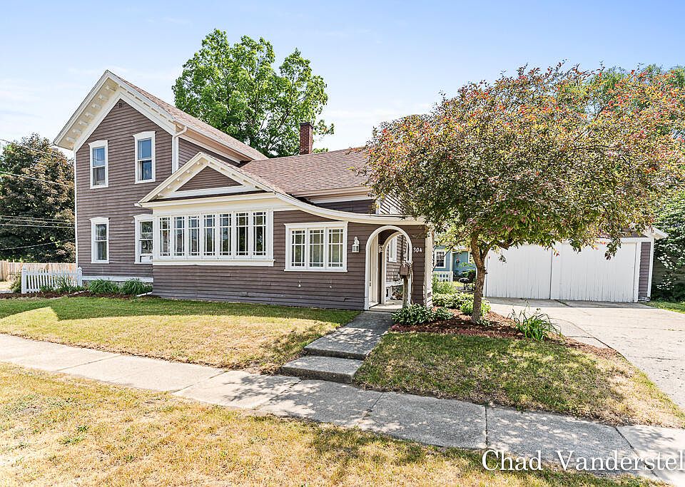 304 S Front St, Belding, MI 48809 | Zillow