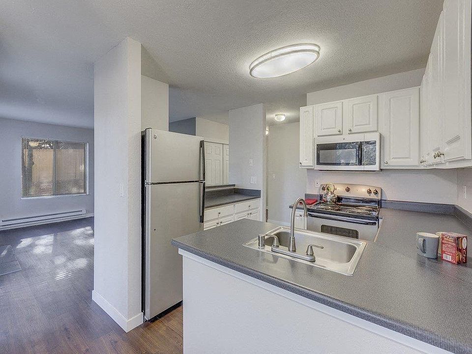 Nickel Creek - 3702 204th St SW Lynnwood WA | Zillow