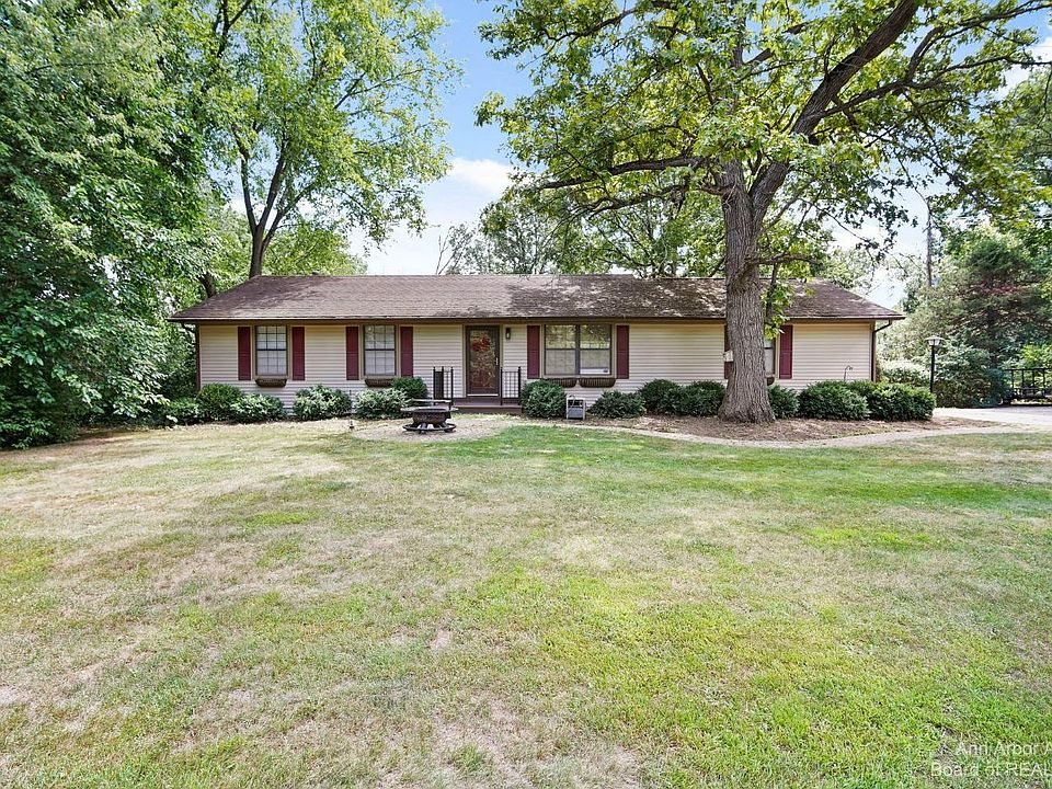 17981 Waterloo Rd, Chelsea, MI 48118 | Zillow