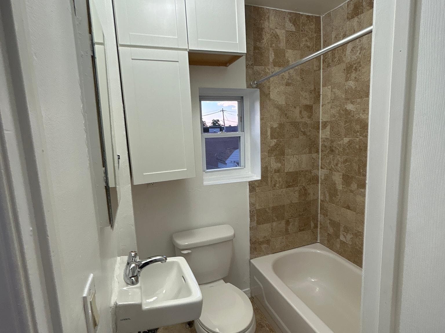 285 Cleveland Ave FLOOR 2, Lyndhurst, NJ 07071 | Zillow