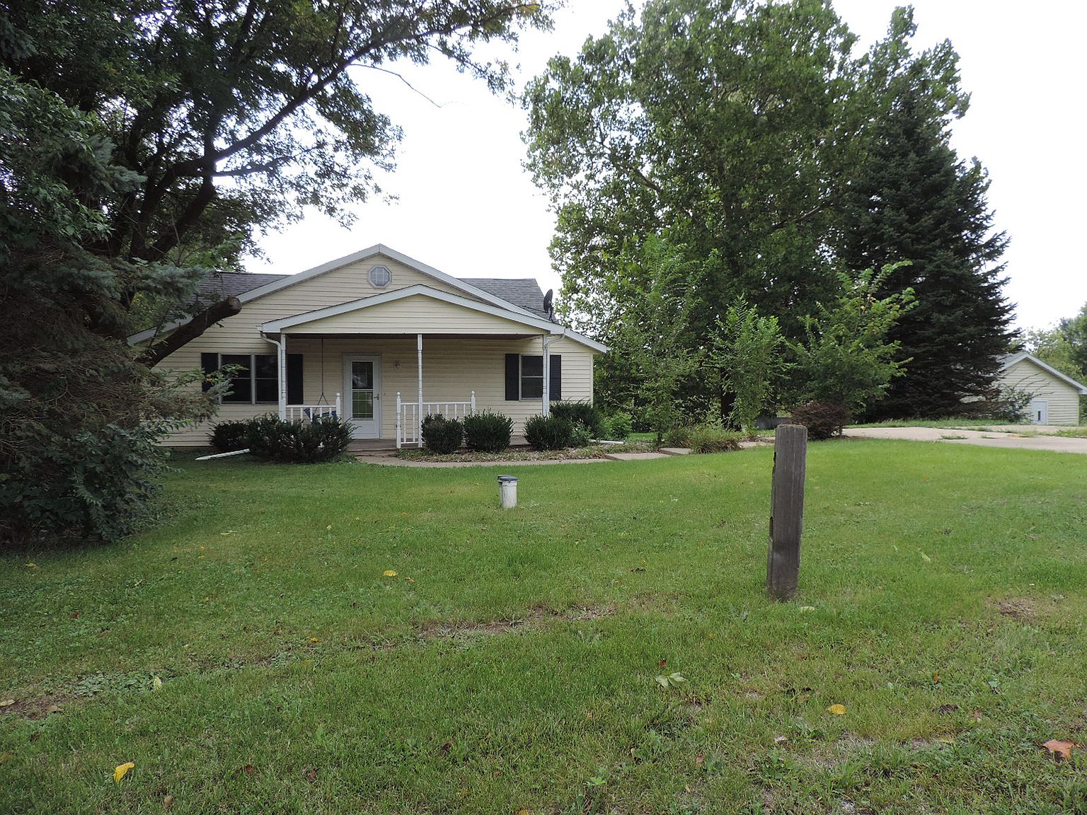 2281 Karl Ln, Decatur, IL 62522 | Zillow