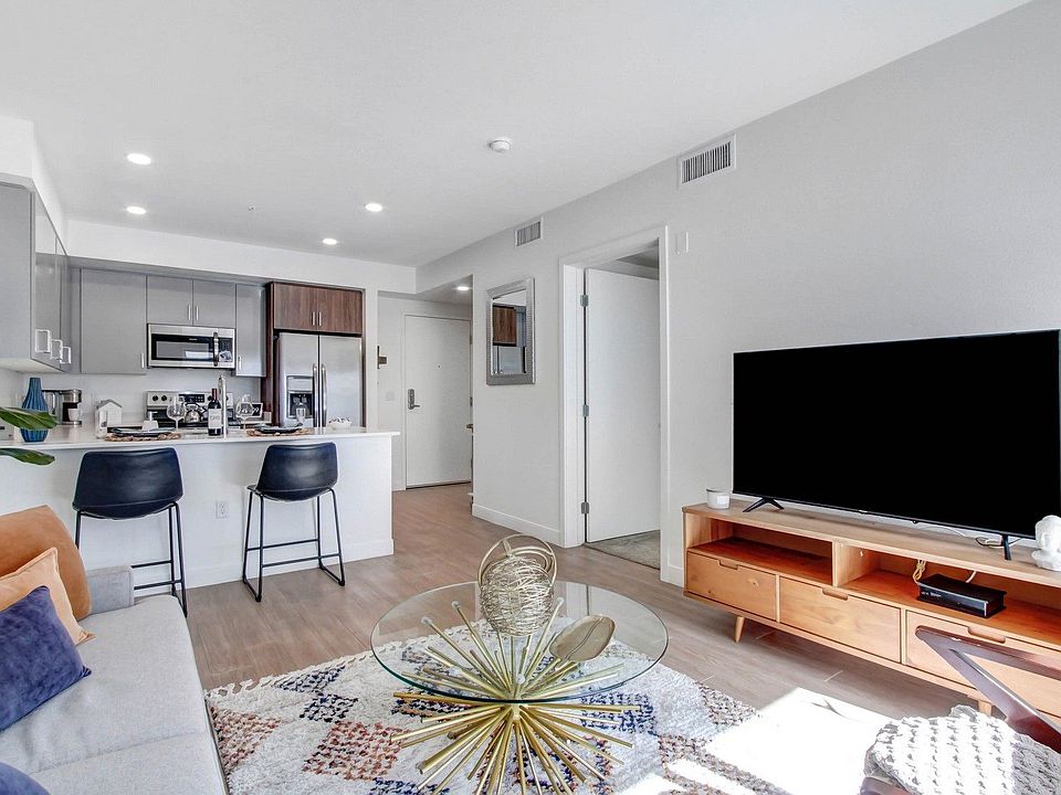 Watermark Apartments - 6625 Reseda Blvd Reseda CA | Zillow