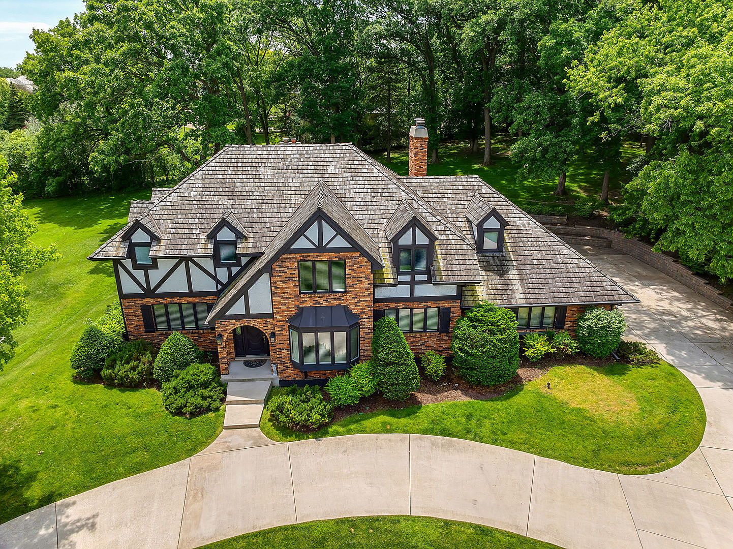 703 Midwest Club Pkwy, Oak Brook, IL 60523 | MLS #12126077 | Zillow