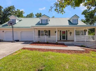 212 Old Castle Rd, Kingsport, TN 37660 | MLS #9980139 | Zillow
