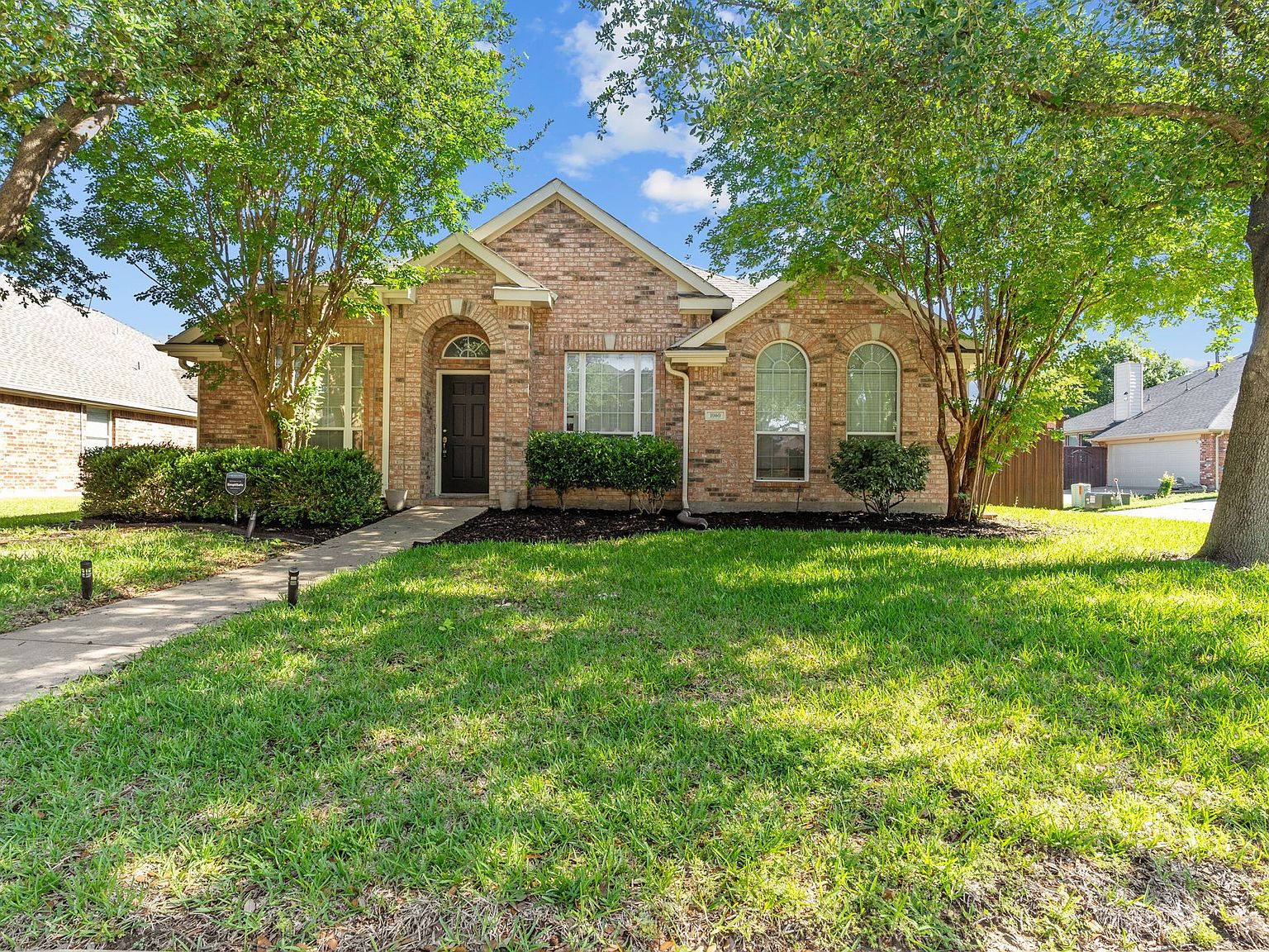 1060 Knightsbridge Dr, Frisco, TX 75036 | Zillow