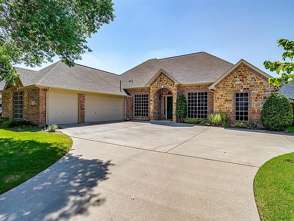 13861 E Riviera Dr, Fort Worth, TX 76115 | MLS #20704682 | Zillow