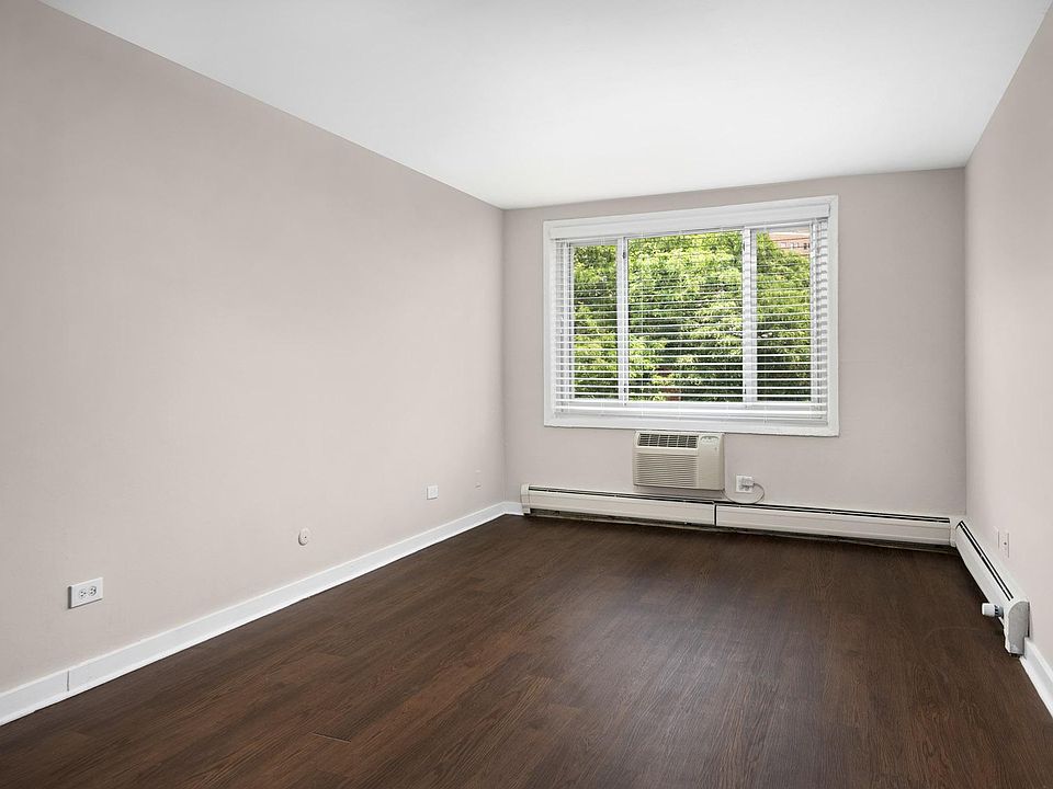 Reside 707 - 707 W Sheridan Rd Chicago IL | Zillow