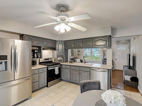 819 Evert St, Pewaukee, WI 53072 | MLS #1832685 | Zillow