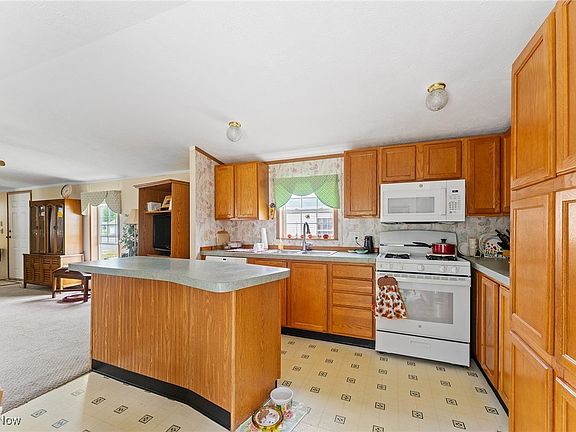 9555 Struthers Rd #7DB45F221, New Middletown, OH 44442 | Zillow