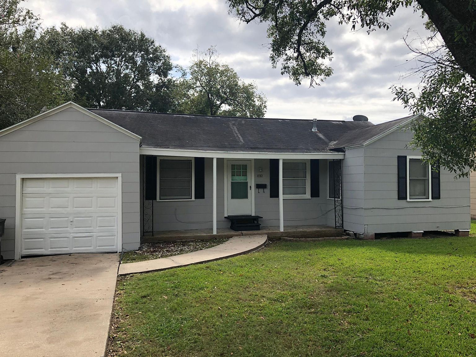 6162 25th St, Groves, TX 77619 | Zillow