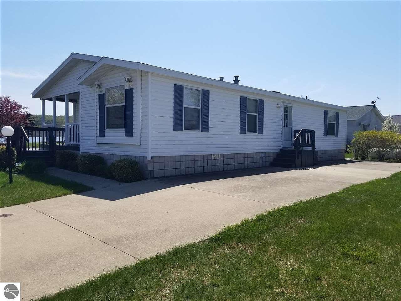 3350 Mariners Ln, Arcadia, MI 49613 | Zillow