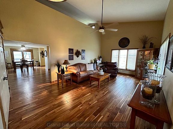 498 W Loup River Rd, Saint Libory, NE 68872 | MLS #20242001 | Zillow