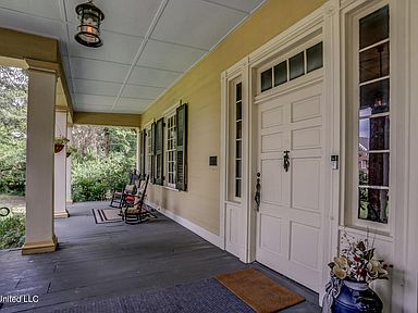127 W Gholson Ave, Holly Springs, MS 38635 | Zillow