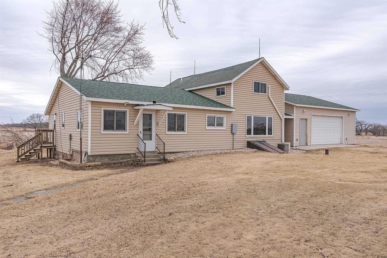 W8522 Glen Ave, Briggsville, WI 53920 | Zillow