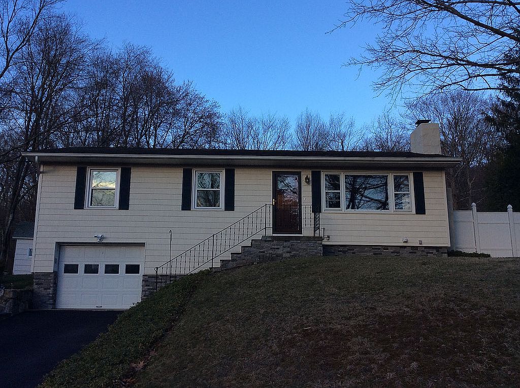 8 Buckskin Heights Dr, Danbury, CT 06811 | Zillow
