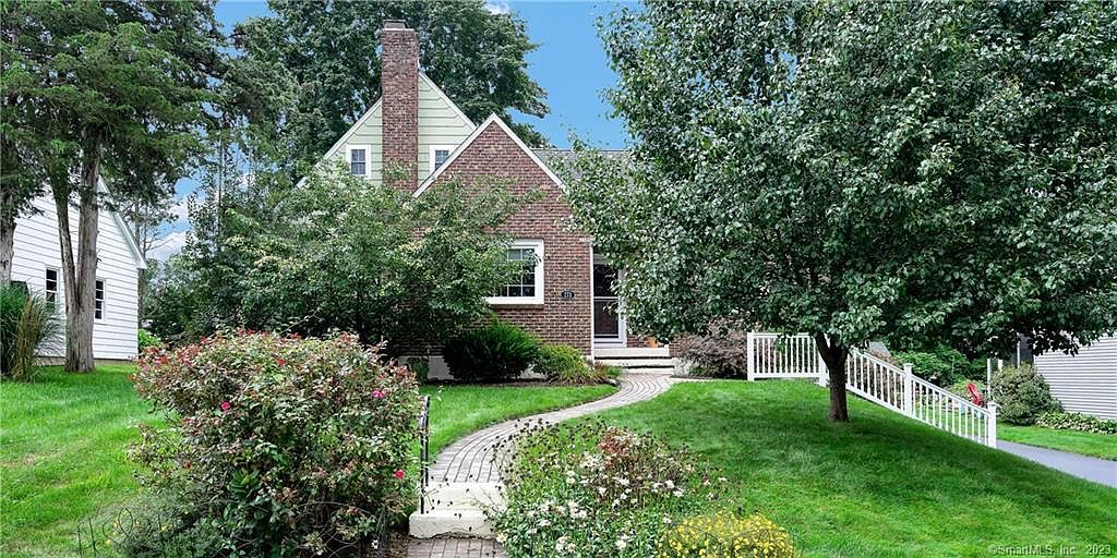 173 Mohawk Dr, West Hartford, CT 06117 | Zillow
