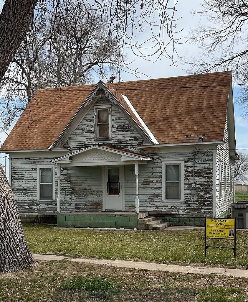 342 Hall St, Phillips, NE 68865 | Zillow