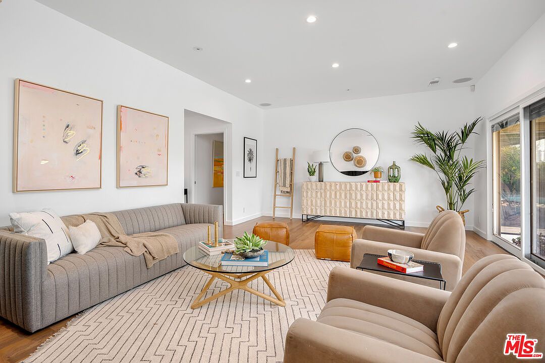 968 Kenfield Ave, Los Angeles, CA 90049 | MLS #25497709 | Zillow