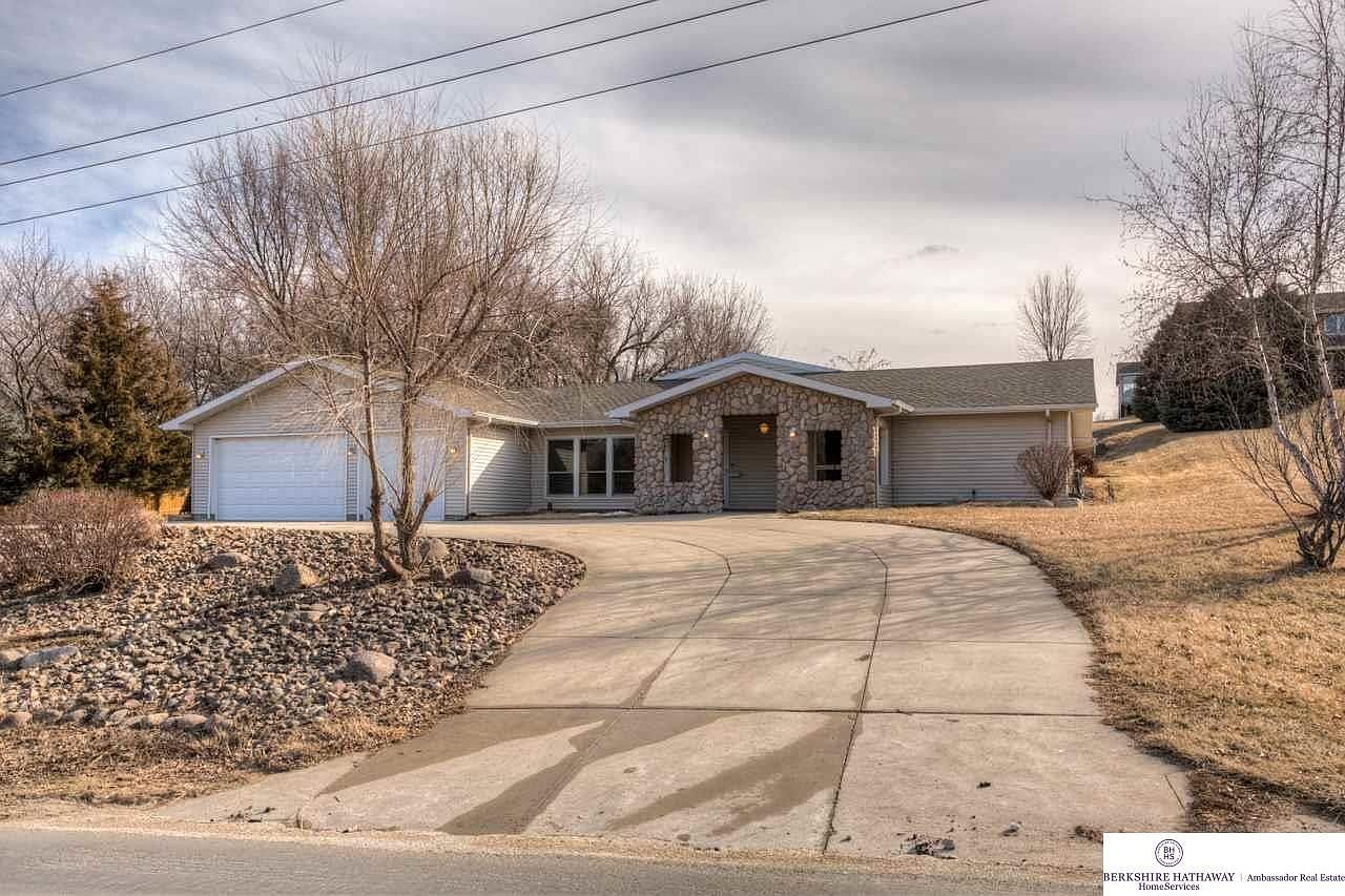 1705 Clay St, Fort Calhoun, NE 68023 | Zillow