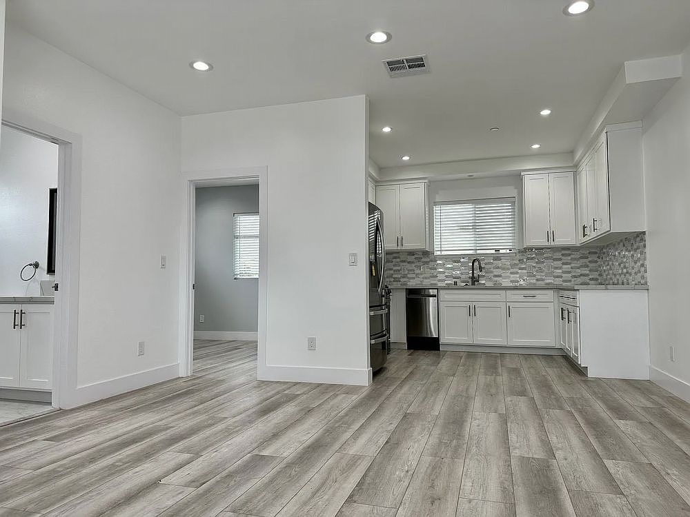 6860 1/2 Gentry Ave, North Hollywood, CA 91605 | Zillow