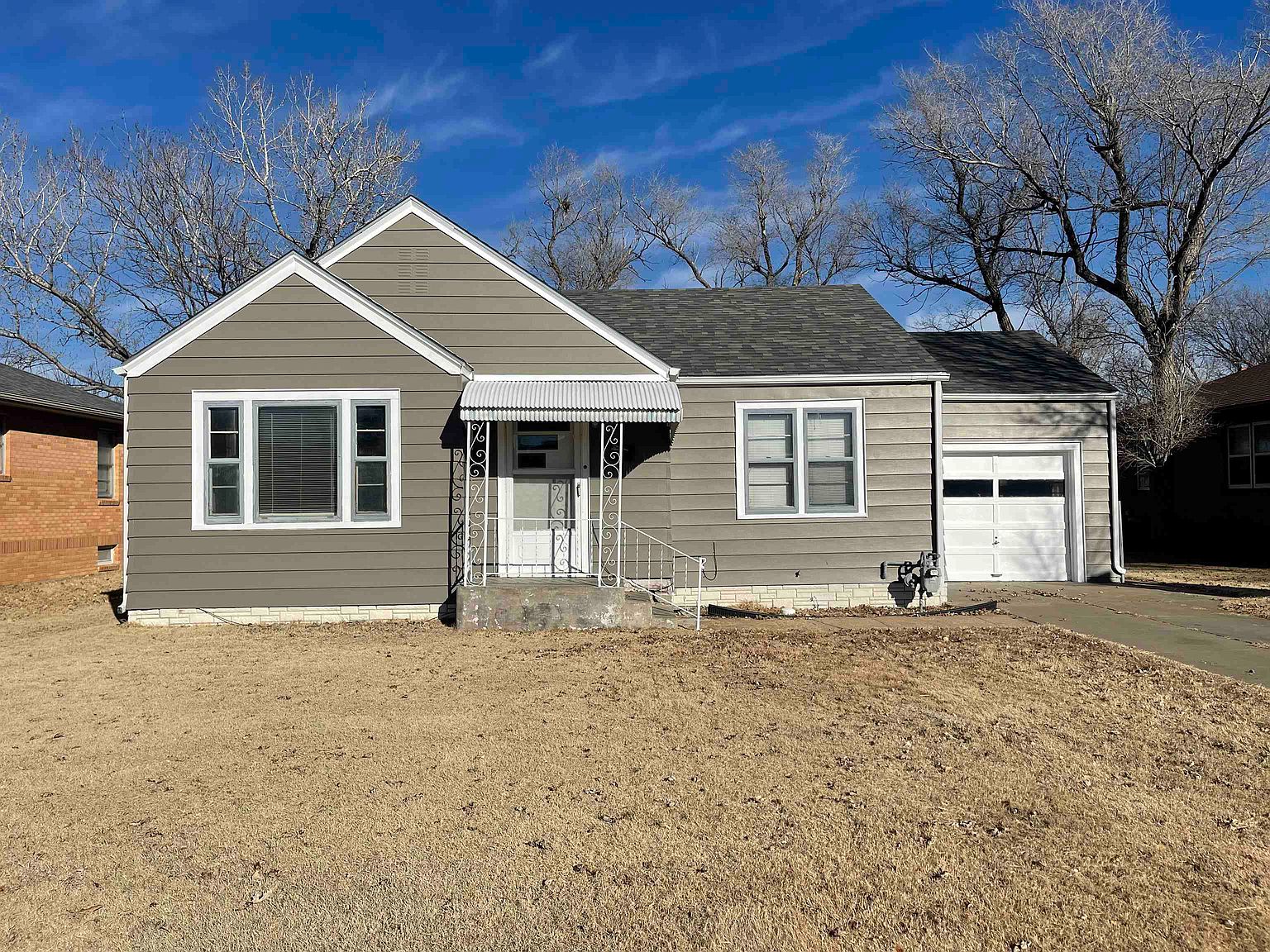 515 W 4th St, Russell, KS 67665 | Zillow