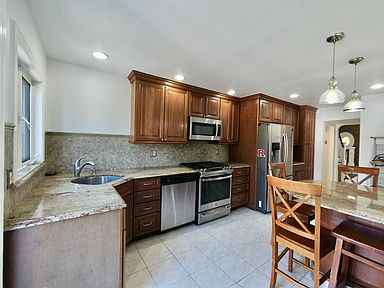 206 Front St, Secaucus, NJ 07094 | Zillow