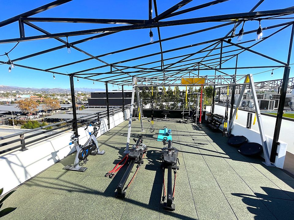 105 S Fairfax Ave #3412816, Los Angeles, CA 90036 | Zillow