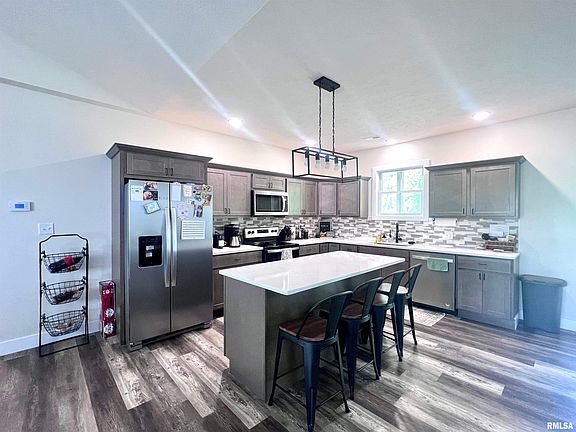 12401 Bristle Ridge Ln, Carterville, IL 62918 | MLS #EB450569 | Zillow