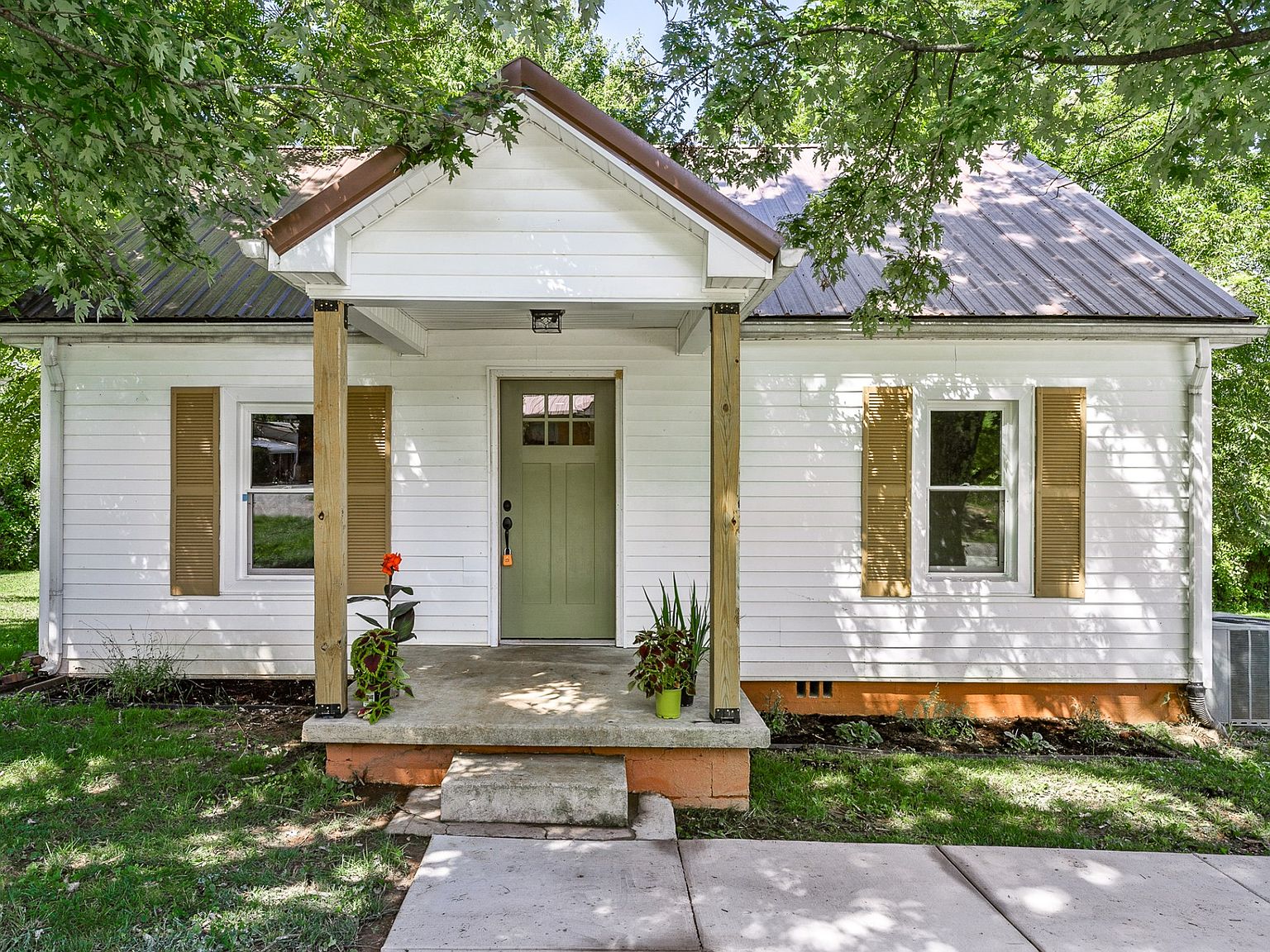 206 Slash Ln, Sparta, TN 38583 | Zillow