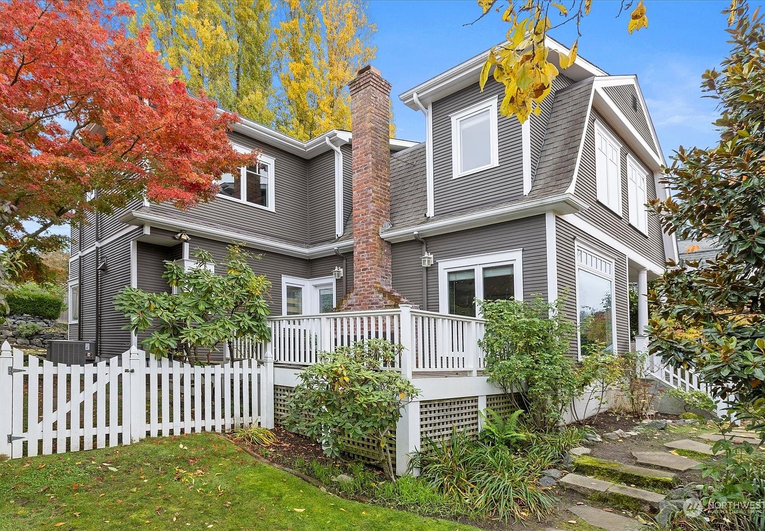 5556 Canfield Place N, Seattle, WA 98103 | MLS #2162378 | Zillow