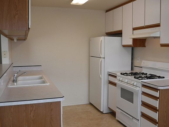 2140 SW Canyon Dr # 2 br / 2.0 ba, $1595, Redmond, OR 97756 | Zillow